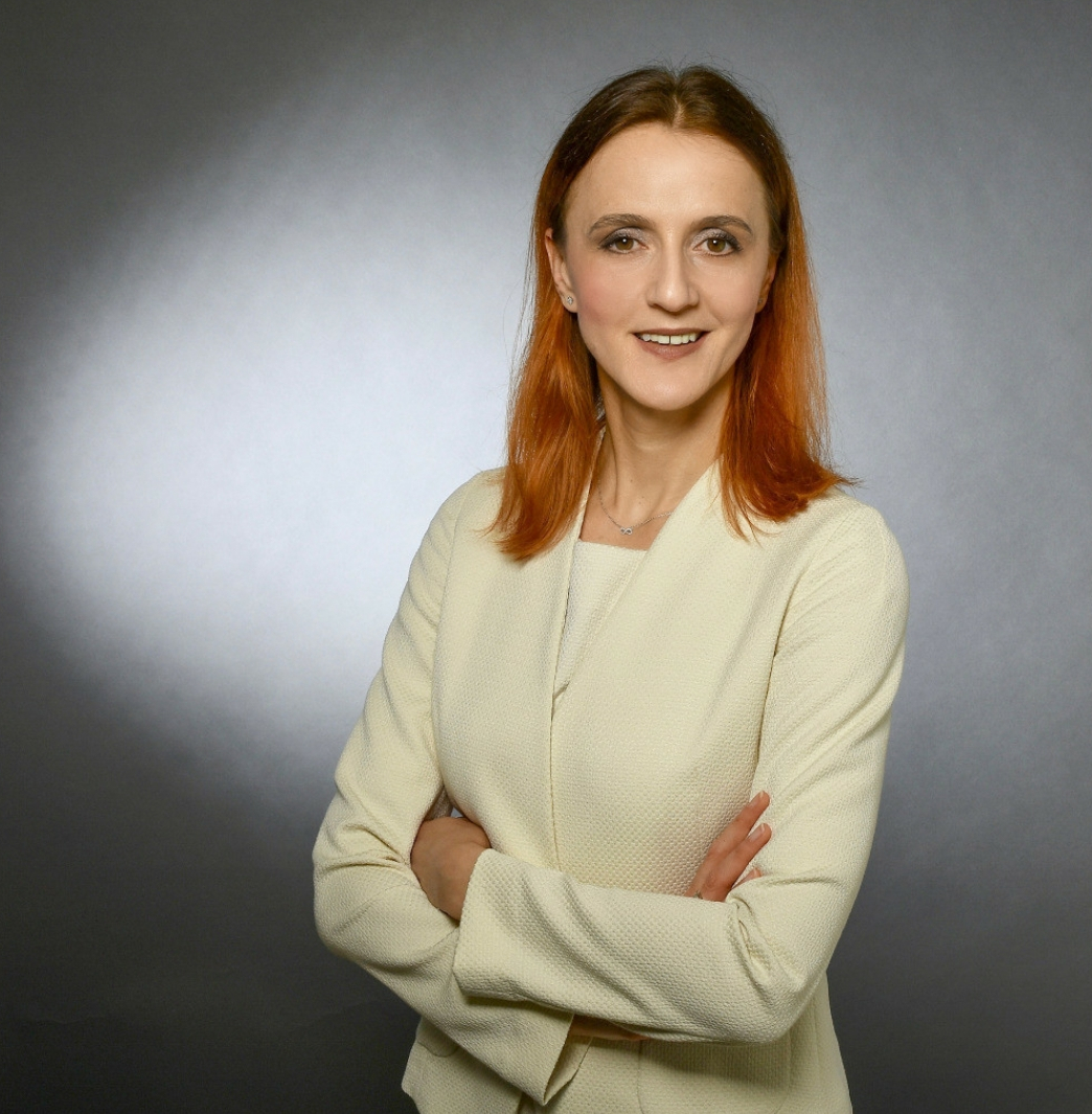 Porträt_2_Dorela_Kress - MkG – Mit kollegialen Grüßen